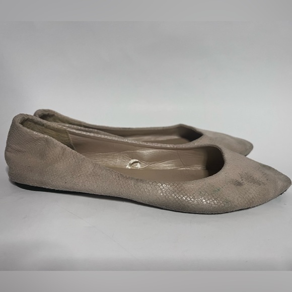 Rubi | Shoes | Textured Cream Used Flats | Poshmark